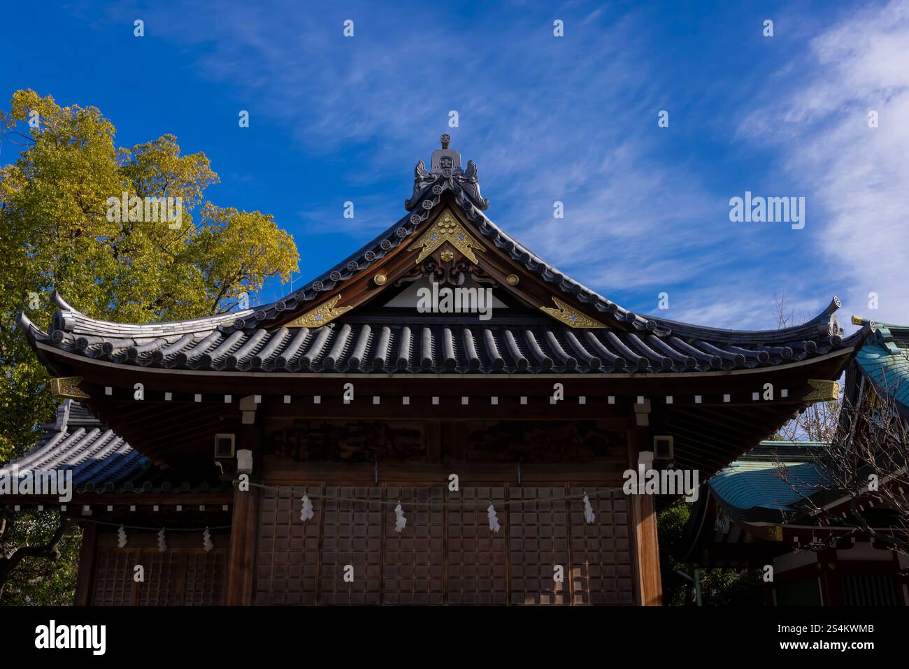 A sub temple at Kameido Tenjin shrine in Tokyo Stock Photo - Alamy