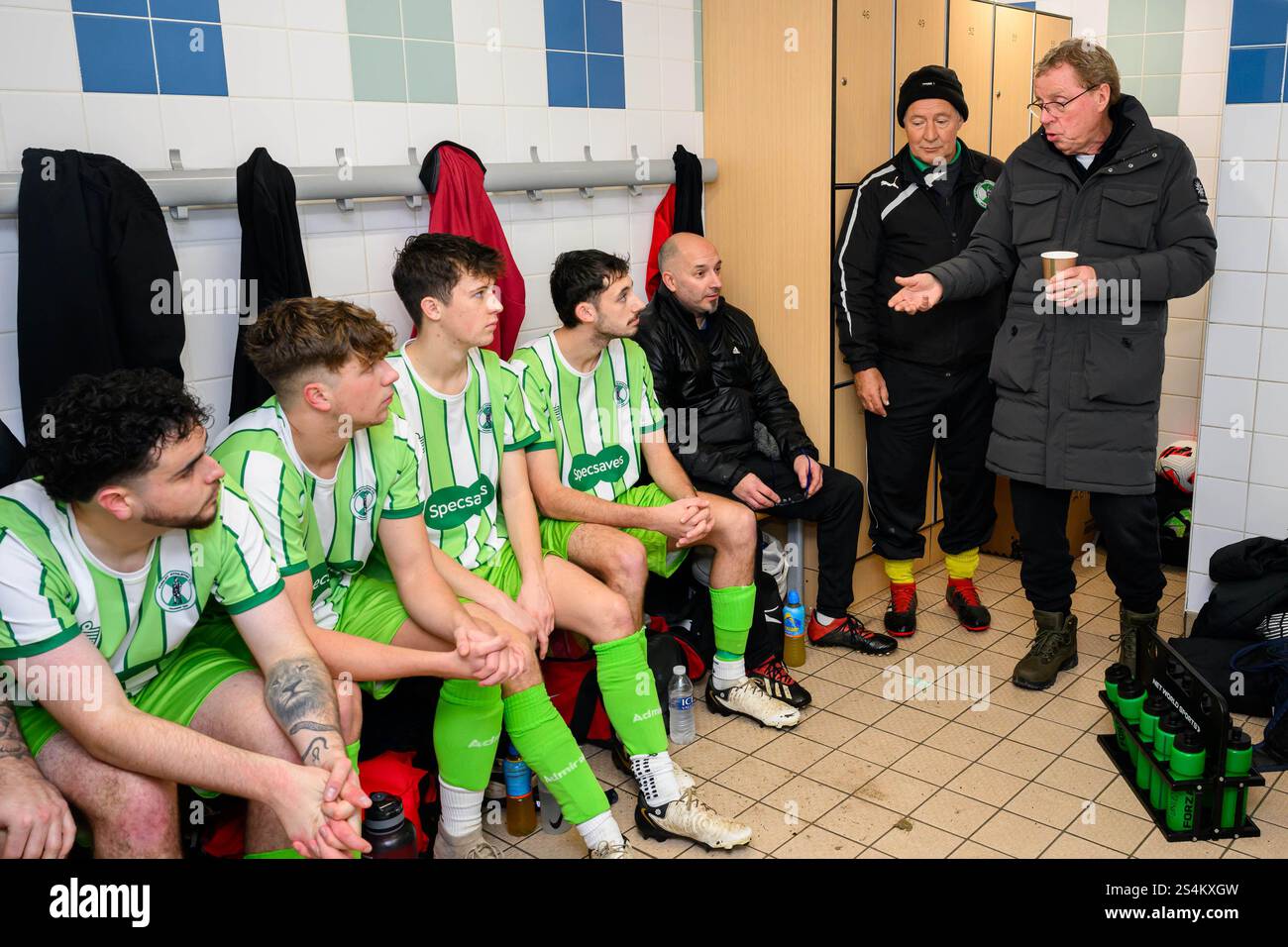 EDITORIAL USE ONLY Former football manager Harry Redknapp (right ...