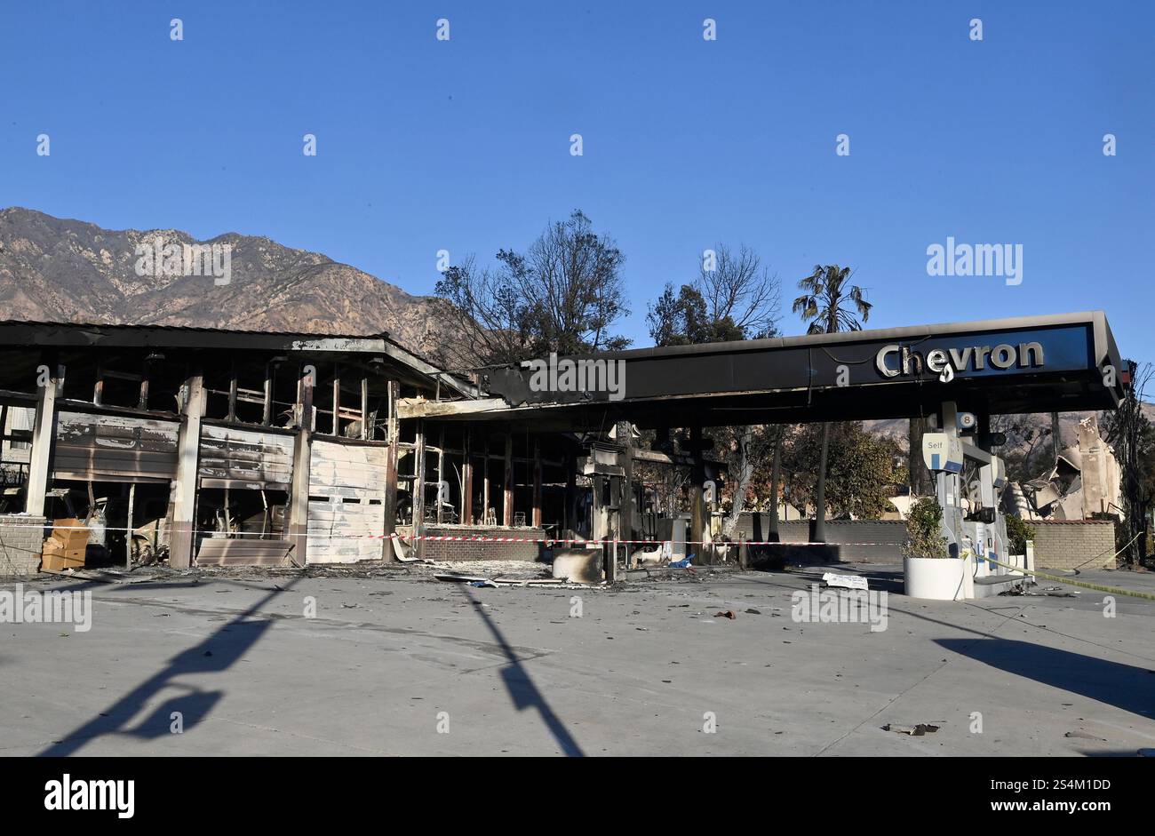 Los Angeles, United States. 12th Jan, 2025. A Chevron gas station ...