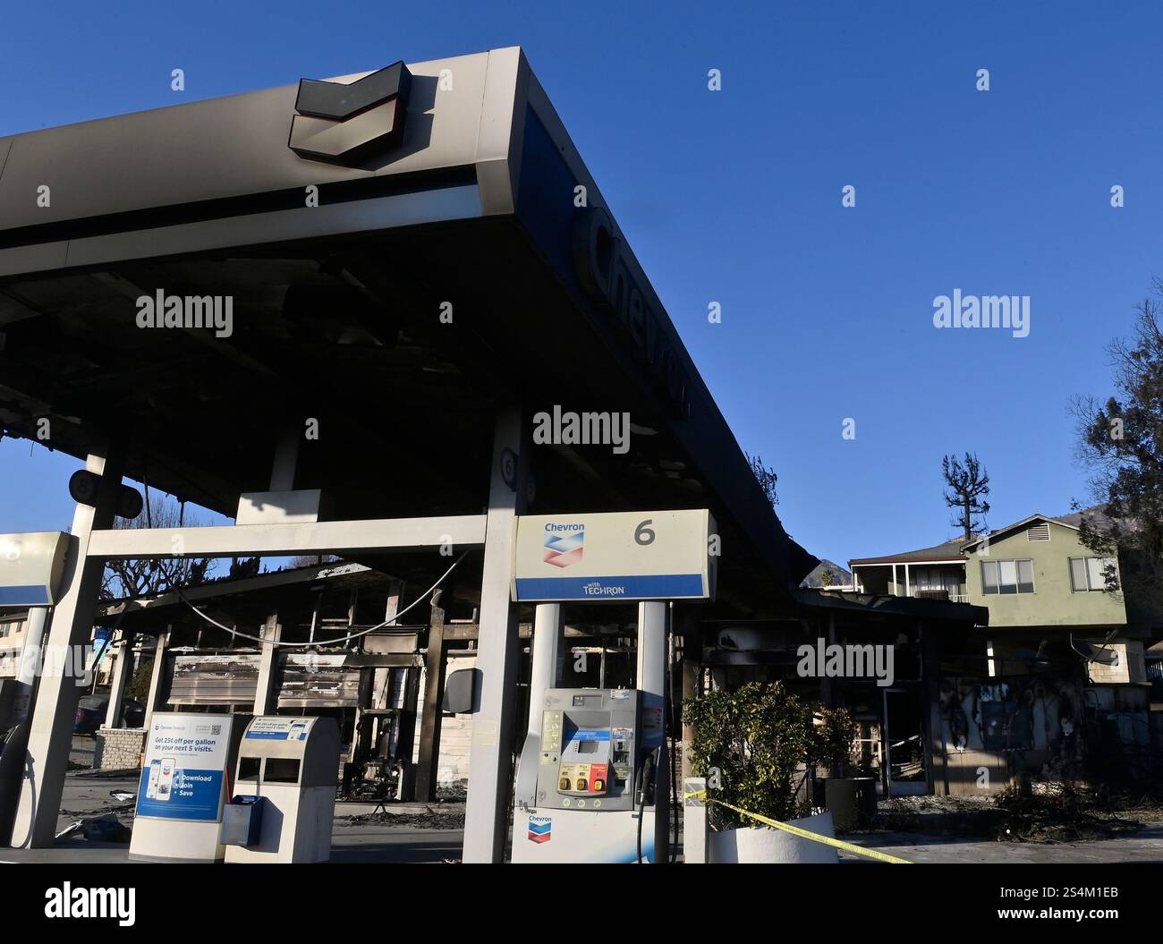 Los Angeles, United States. 12th Jan, 2025. A Chevron gas station ...