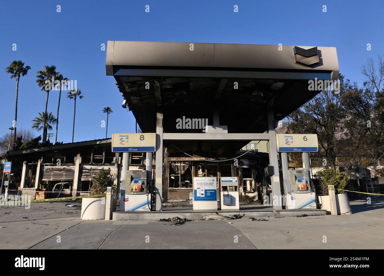 Los Angeles, United States. 12th Jan, 2025. A Chevron gas station ...