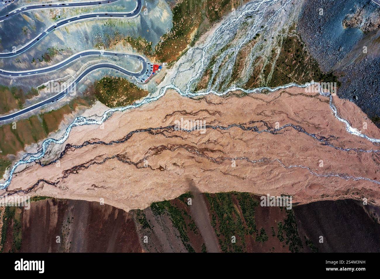 Karamay, China. 13th Jan, 2025. Aerial photo shows the scenery of the ...