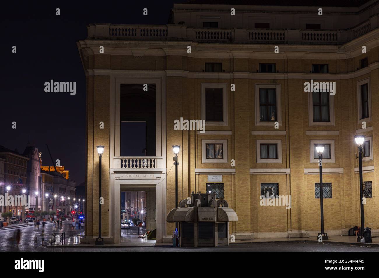 Piazza pio xii hi-res stock photography and images - Alamy