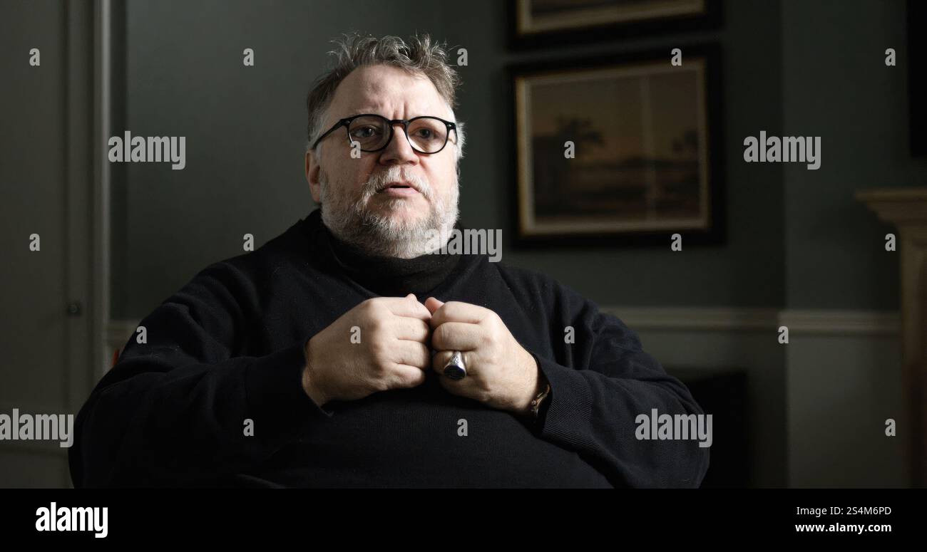 GUILLERMO DEL TORO in DARIO ARGENTO: PANICO (2023), directed by SIMONE ...