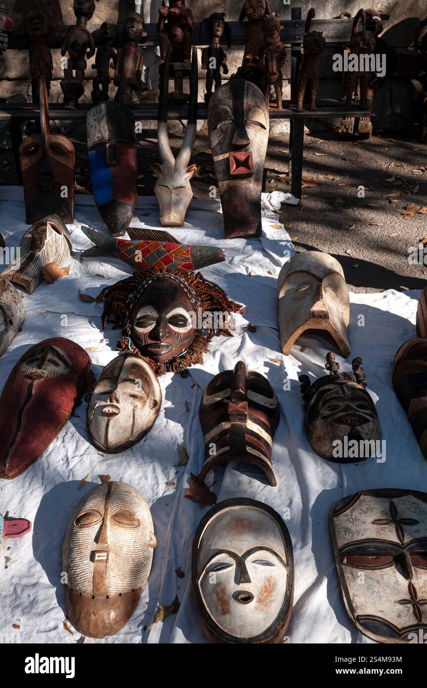 The african flea market hi-res stock photography and images - Alamy