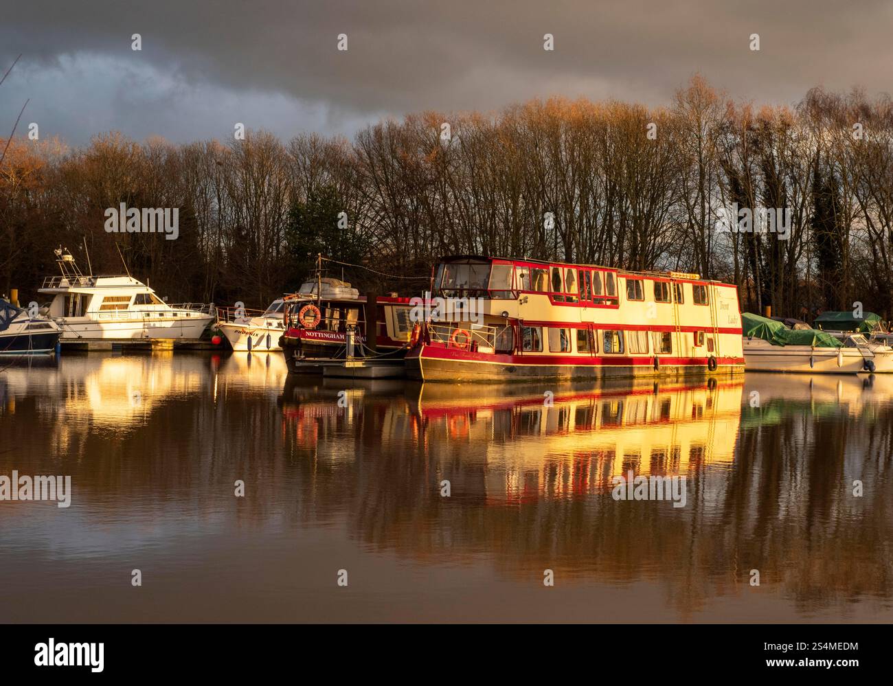 Dusk at Colwick Marina in Nottingham, Nottinghamshire England UK Stock ...