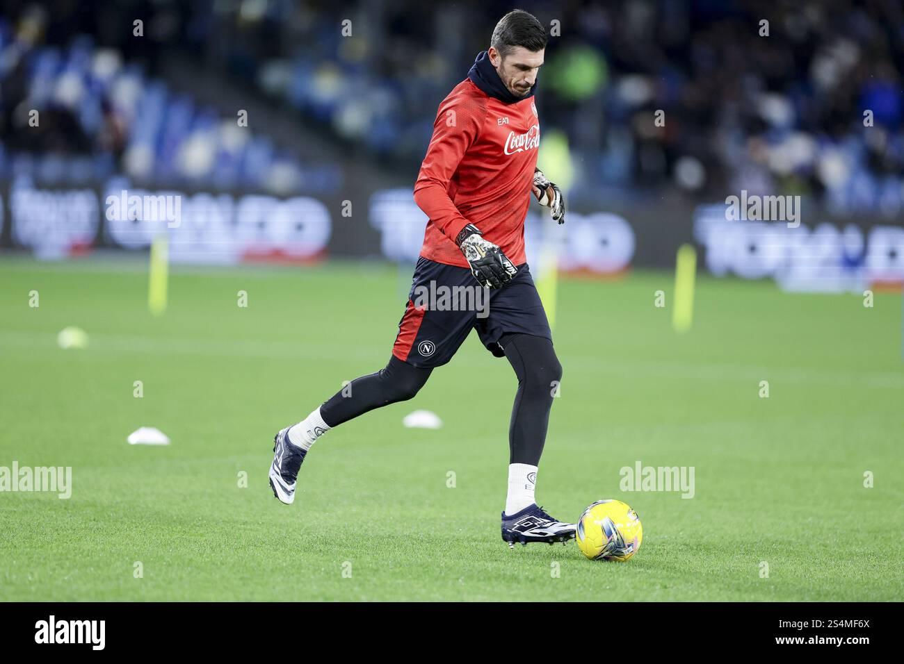 Naples, Italy. 12th Jan, 2025. Napoli's Italian goalkeeper Simone ...