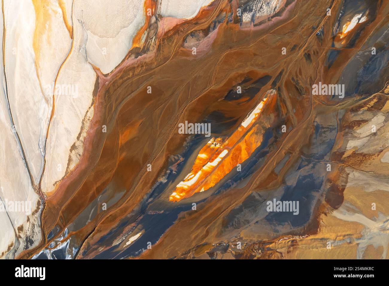 Vibrant swirl of earthy tones hi-res stock photography and images - Alamy