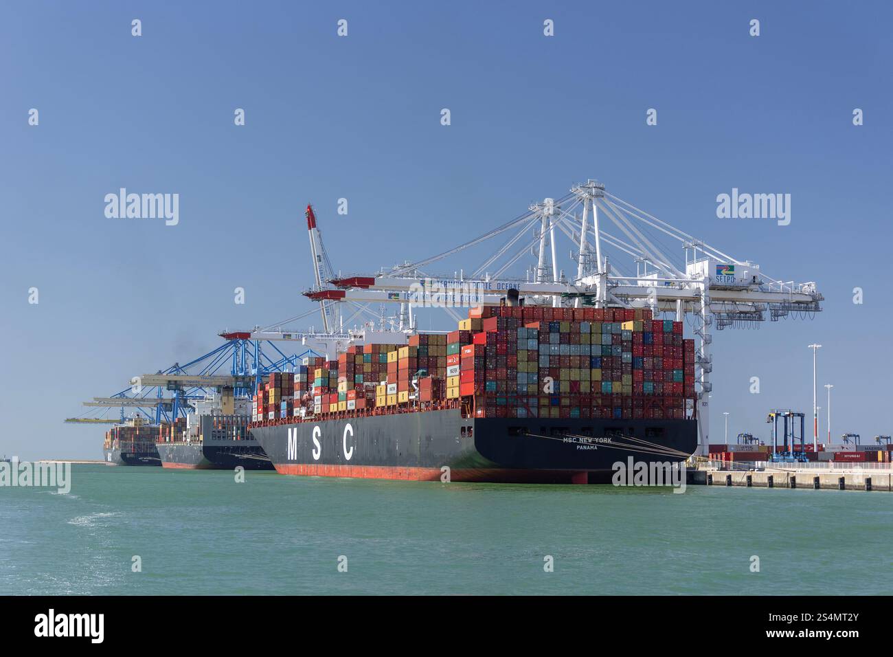 Le Havre, France - View on the container ship MSC NEW YORK alongside at ...