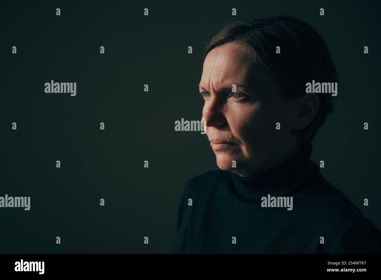 Beautiful mature brunette hi-res stock photography and images - Alamy