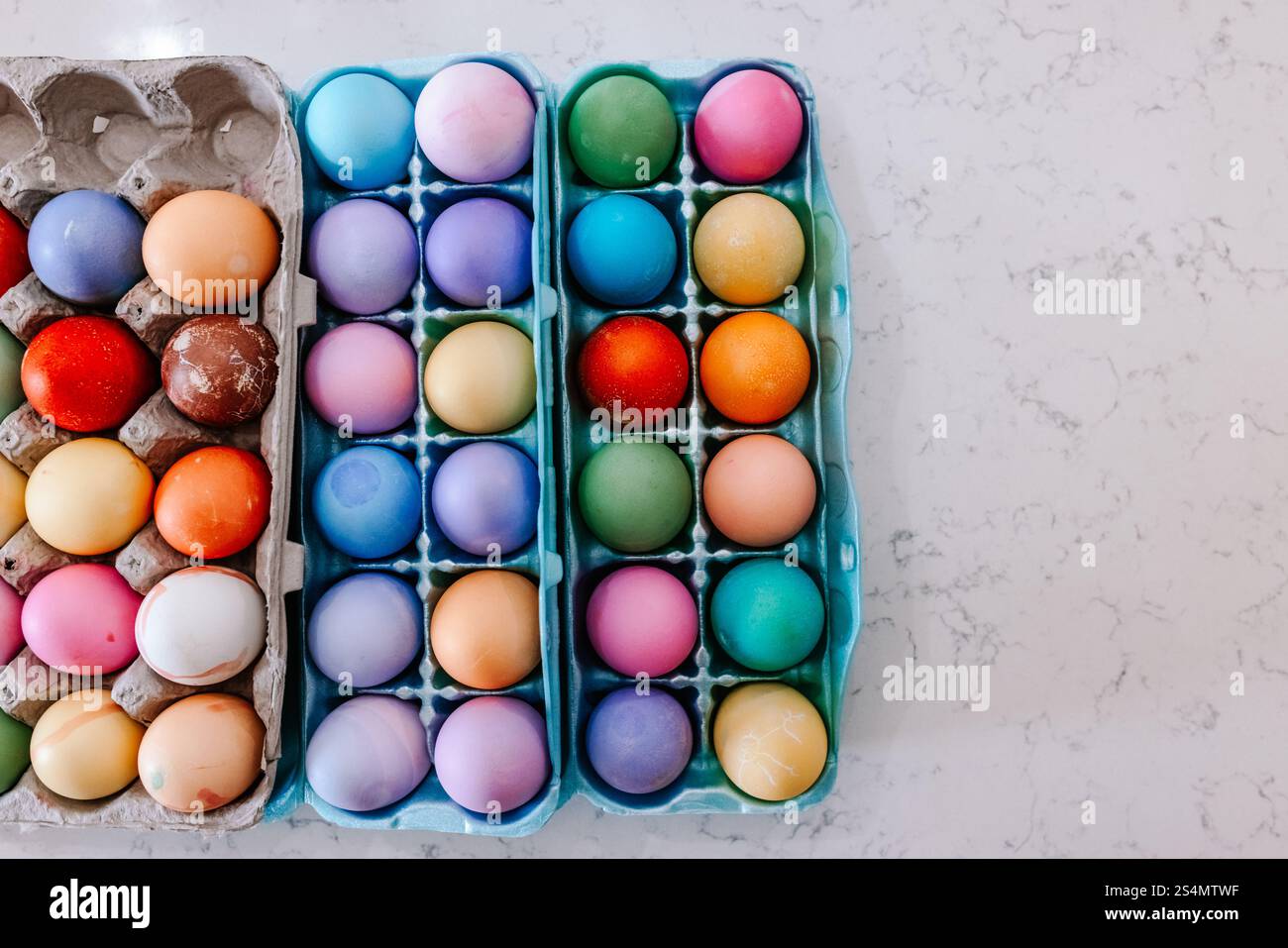 Egg carton craft hi-res stock photography and images - Alamy