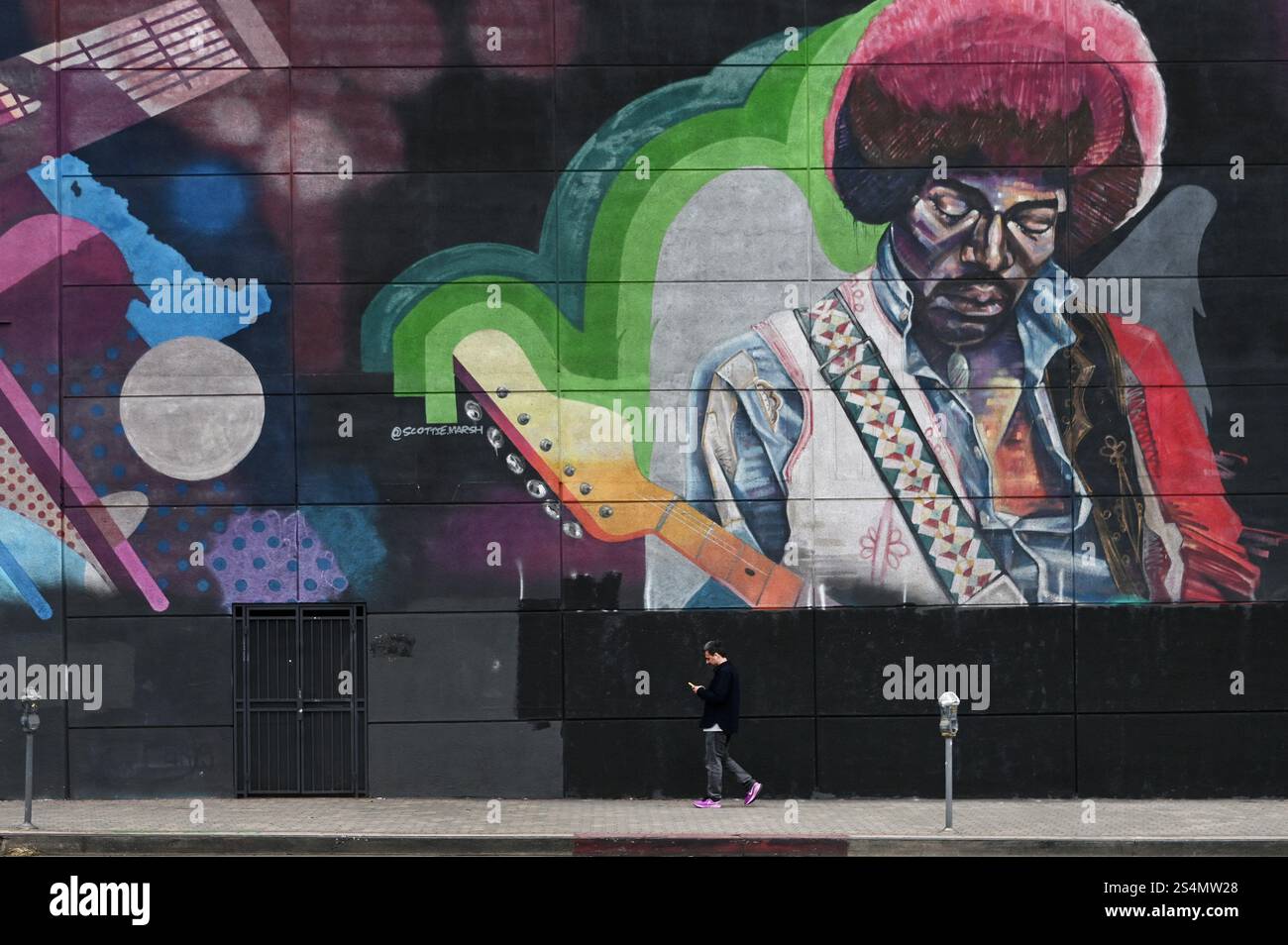 Mural of Jimi Hendrix at the Guitar Center Music Store on Sunset ...