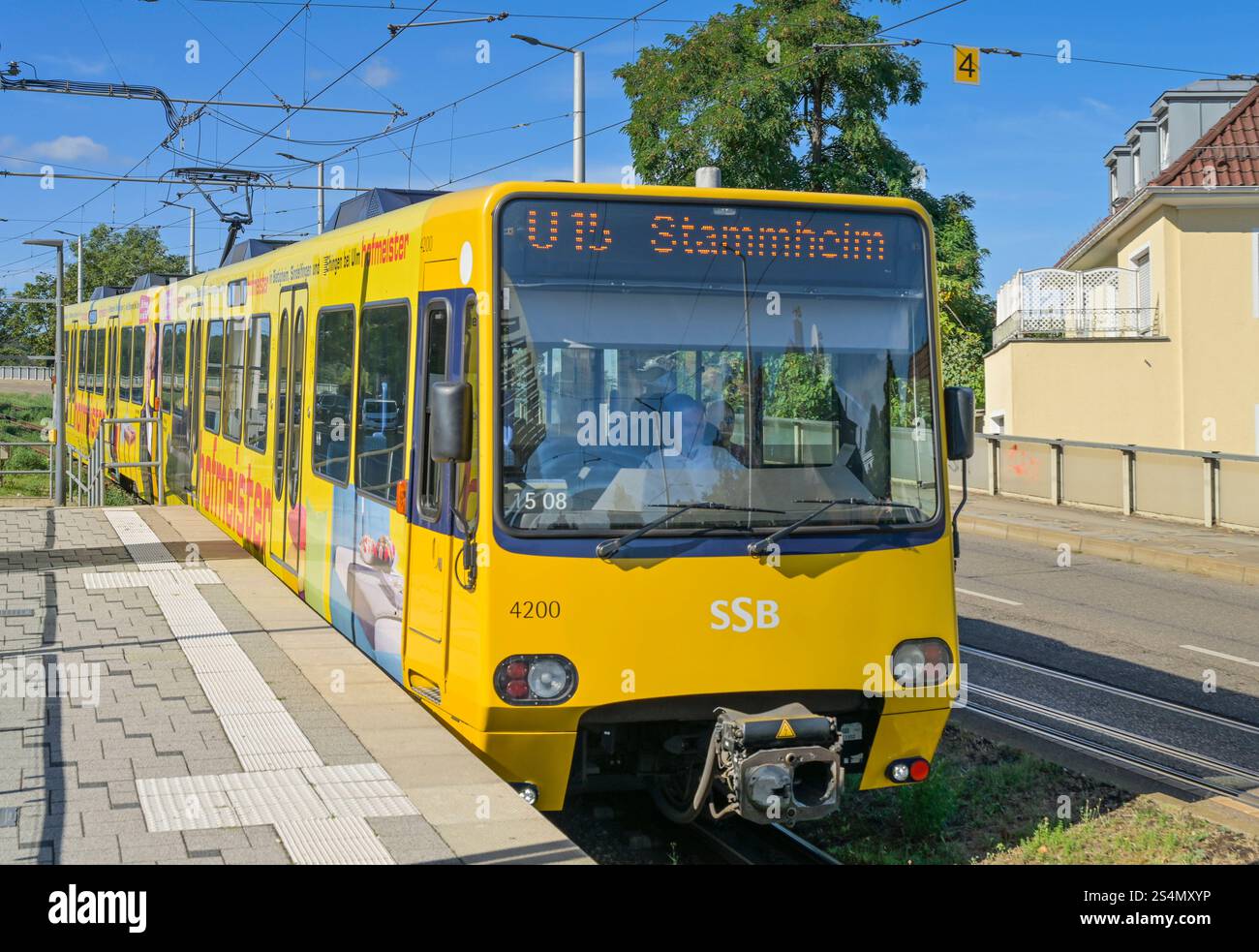 U15, Ubahn, Zug nach Stammheim, Stuttgart, Baden-Württemberg ...