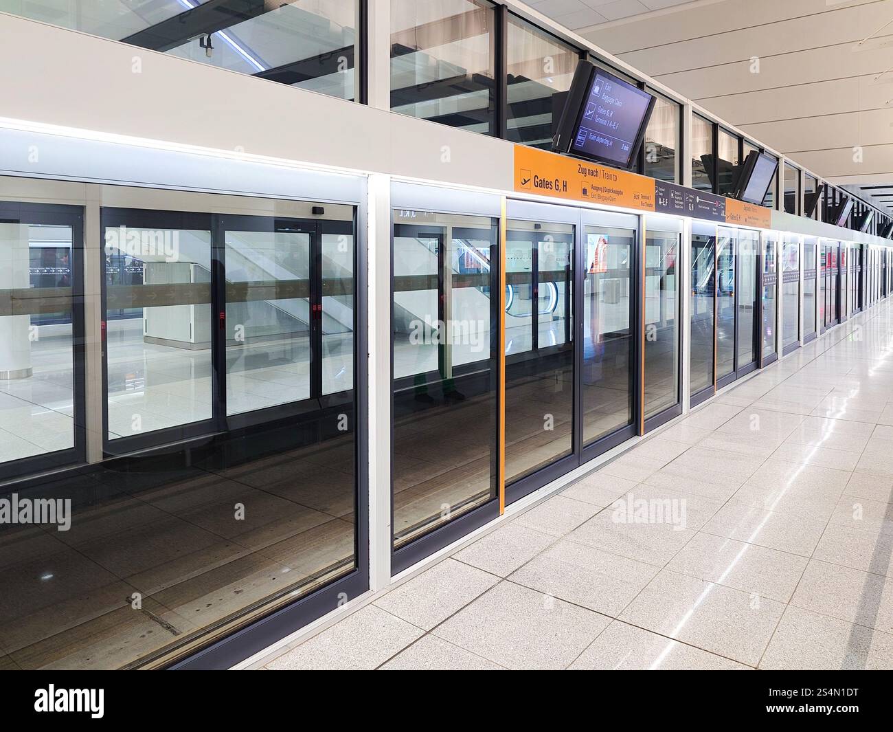 27-12-2024 Munich International Airport, Germany. Underground terminal ...