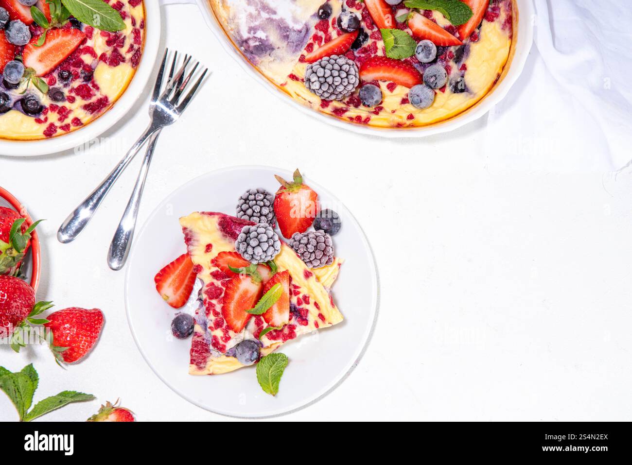 Baked yogurt healthy sweet morning dessert. Oven baked greek yogurt ...