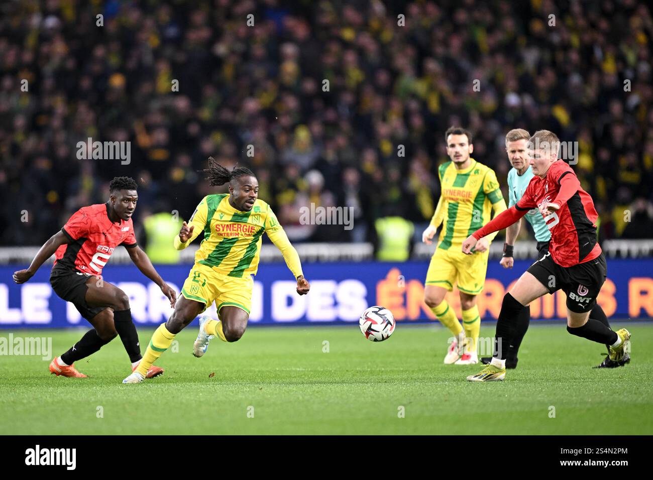 06 Azor MATUSIWA (srfc) - 27 Moses SIMON (fcn) - 17 Jordan JAMES (srfc ...