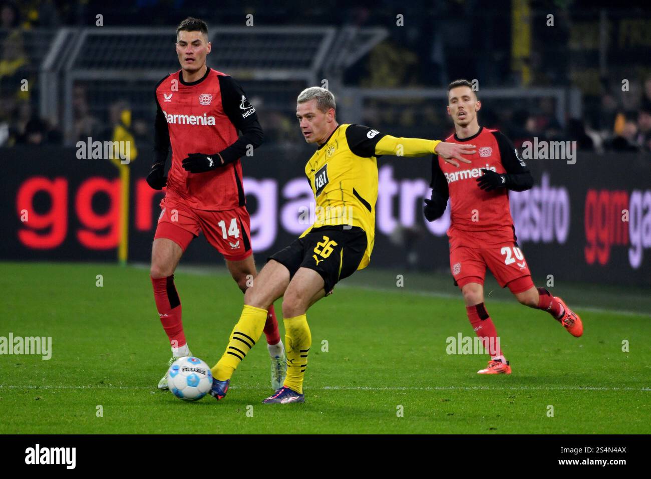 Dortmund, Deutschland. 10th Jan, 2025. Fussball; Spieltag 16; 1.Bundesliga; Saison 2024/2025 ...