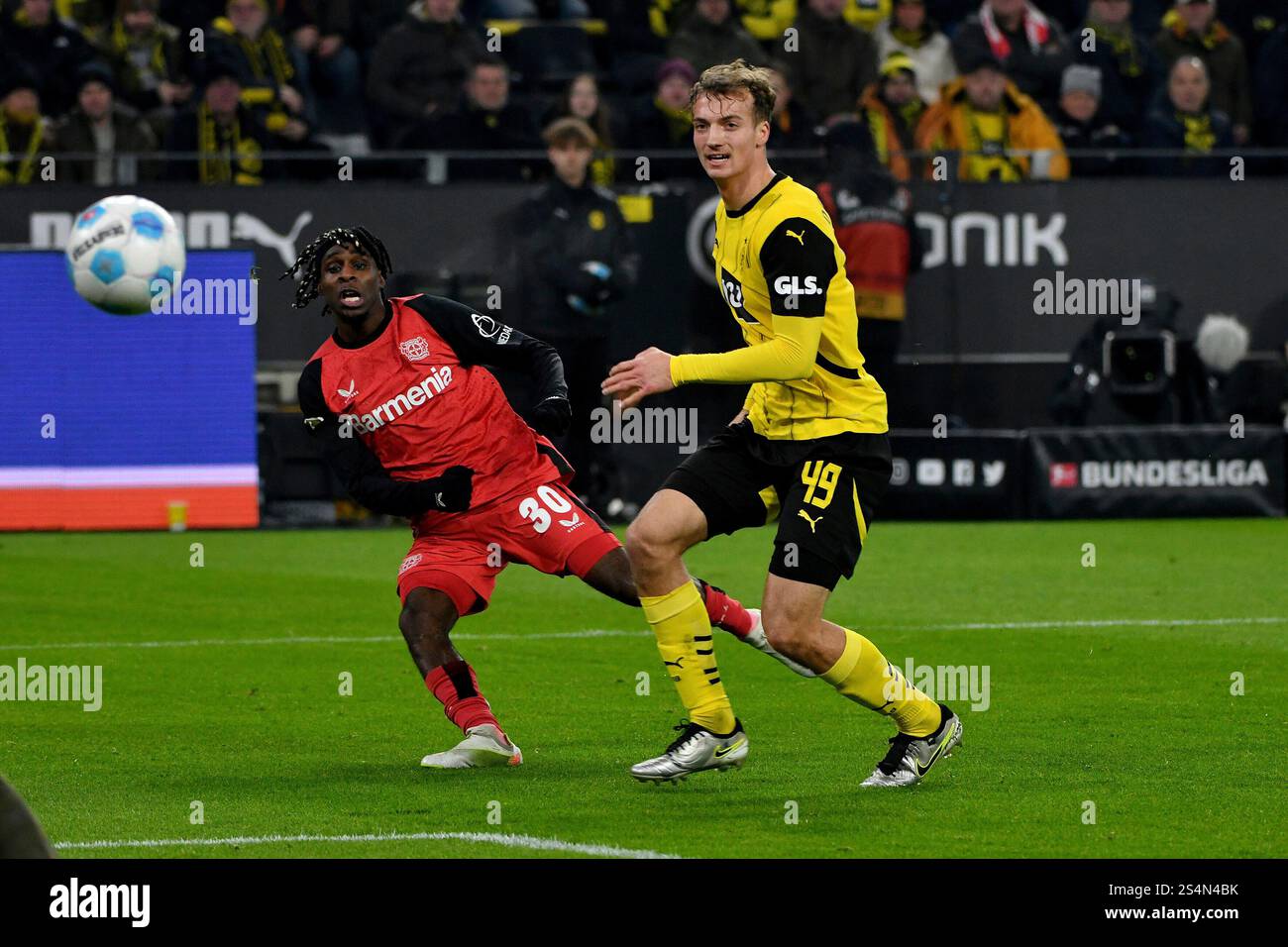 Dortmund, Deutschland. 10th Jan, 2025. Fussball; Spieltag 16; 1 ...