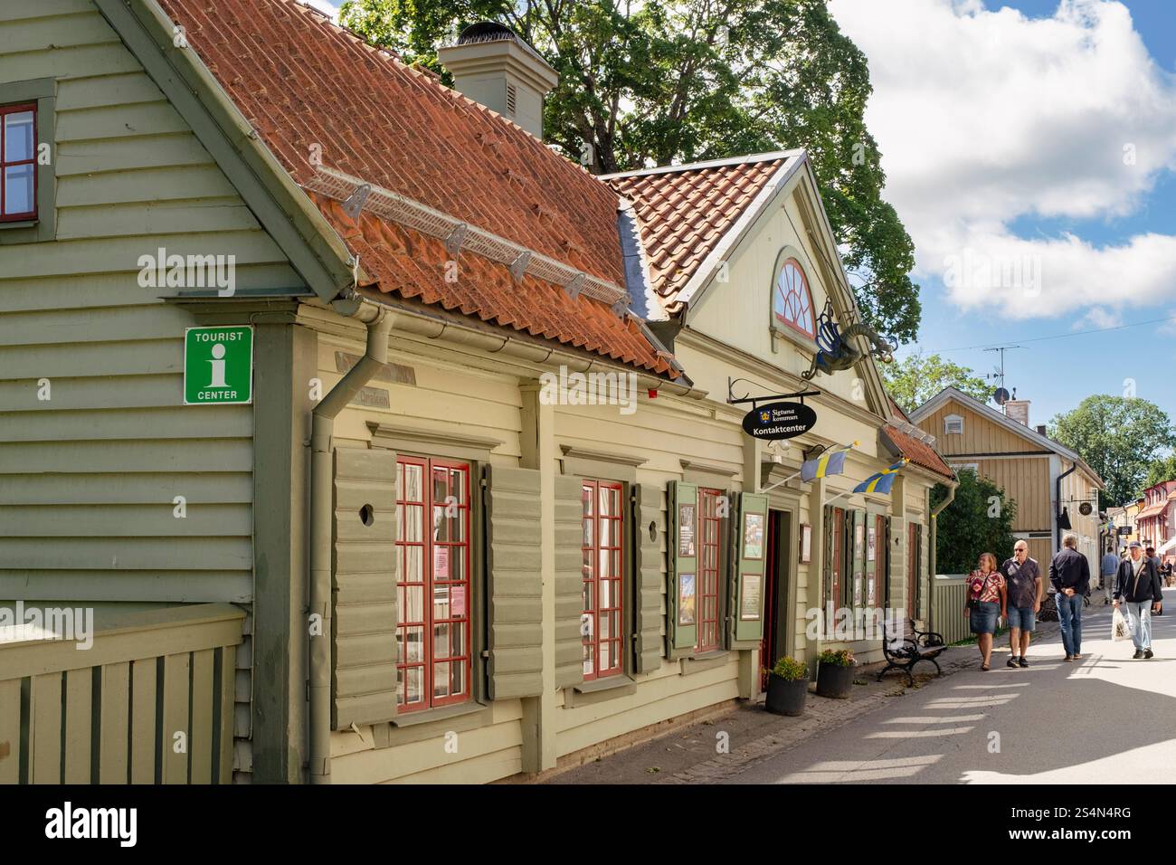 Tourist Information Centre in wooden Drakegarden House on narrow ...