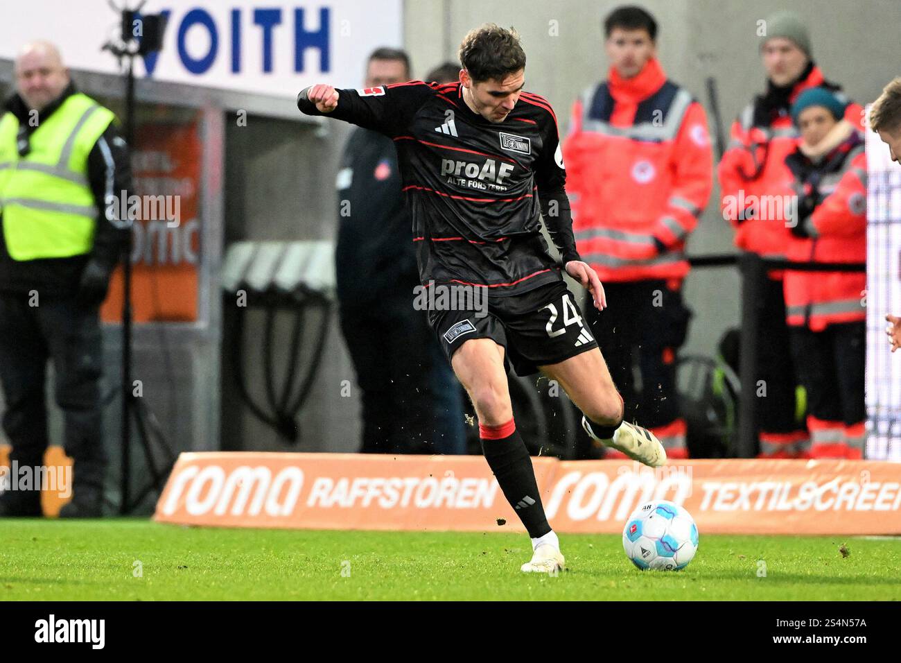 Heidenheim An Der Brenz, Deutschland. 11th Jan, 2025. Fussball ...