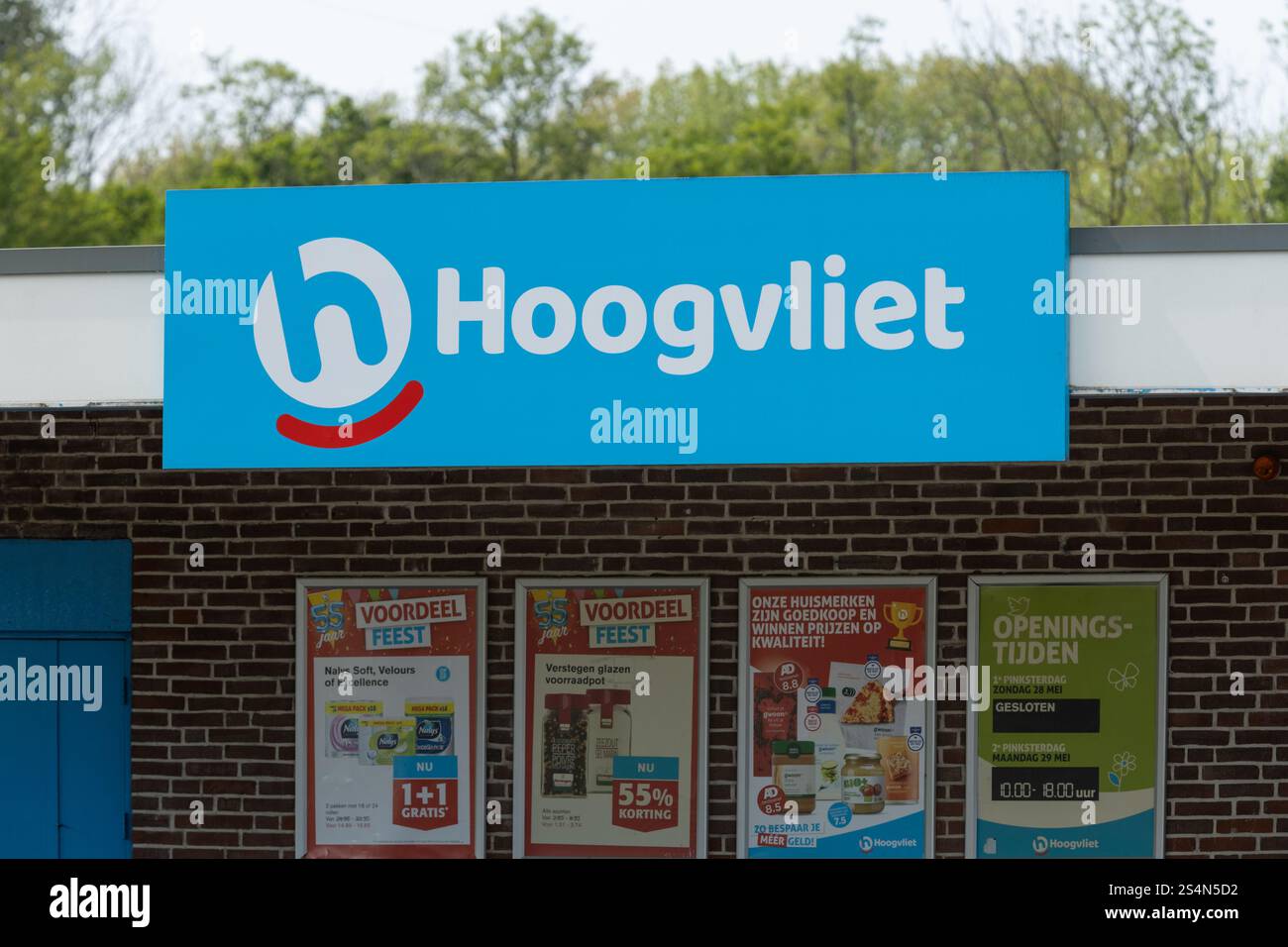 Utrecht, the Netherlands. 20 May 2023. Hoogvliet logo sign at a shop ...