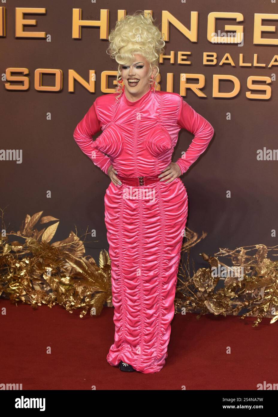 Elektra Fence attends The Hunger Games: The Ballad of Songbirds ...