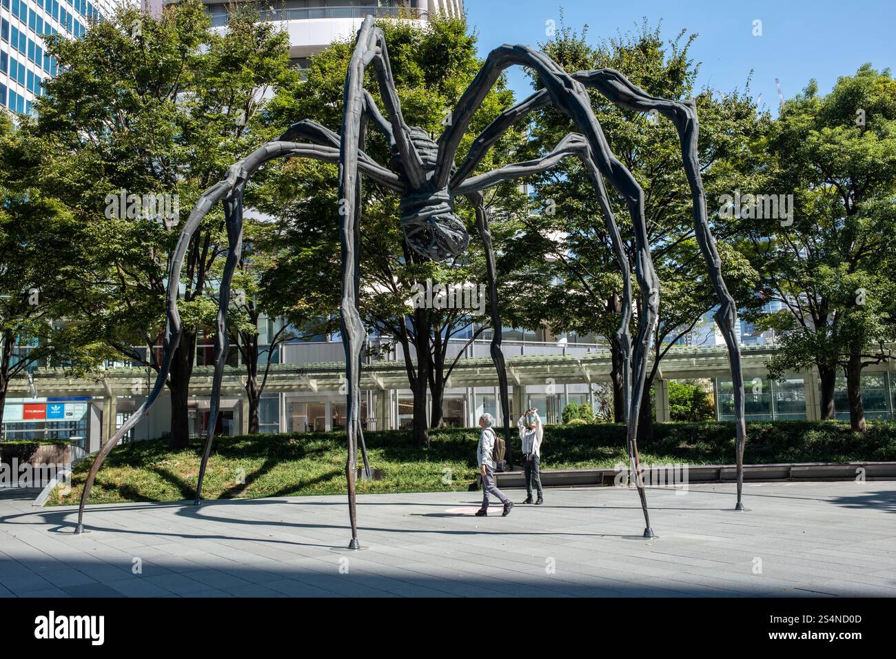 Louise Bourgeois Maman Spider Sculpture at the base of the Mori Tower ...