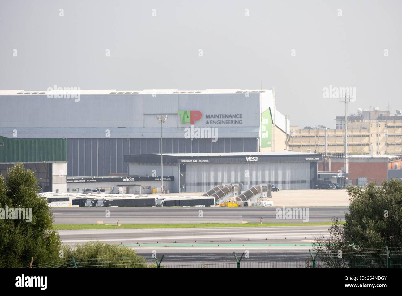 Tap maintenance and engineering hangar at lisbon humberto delgado ...