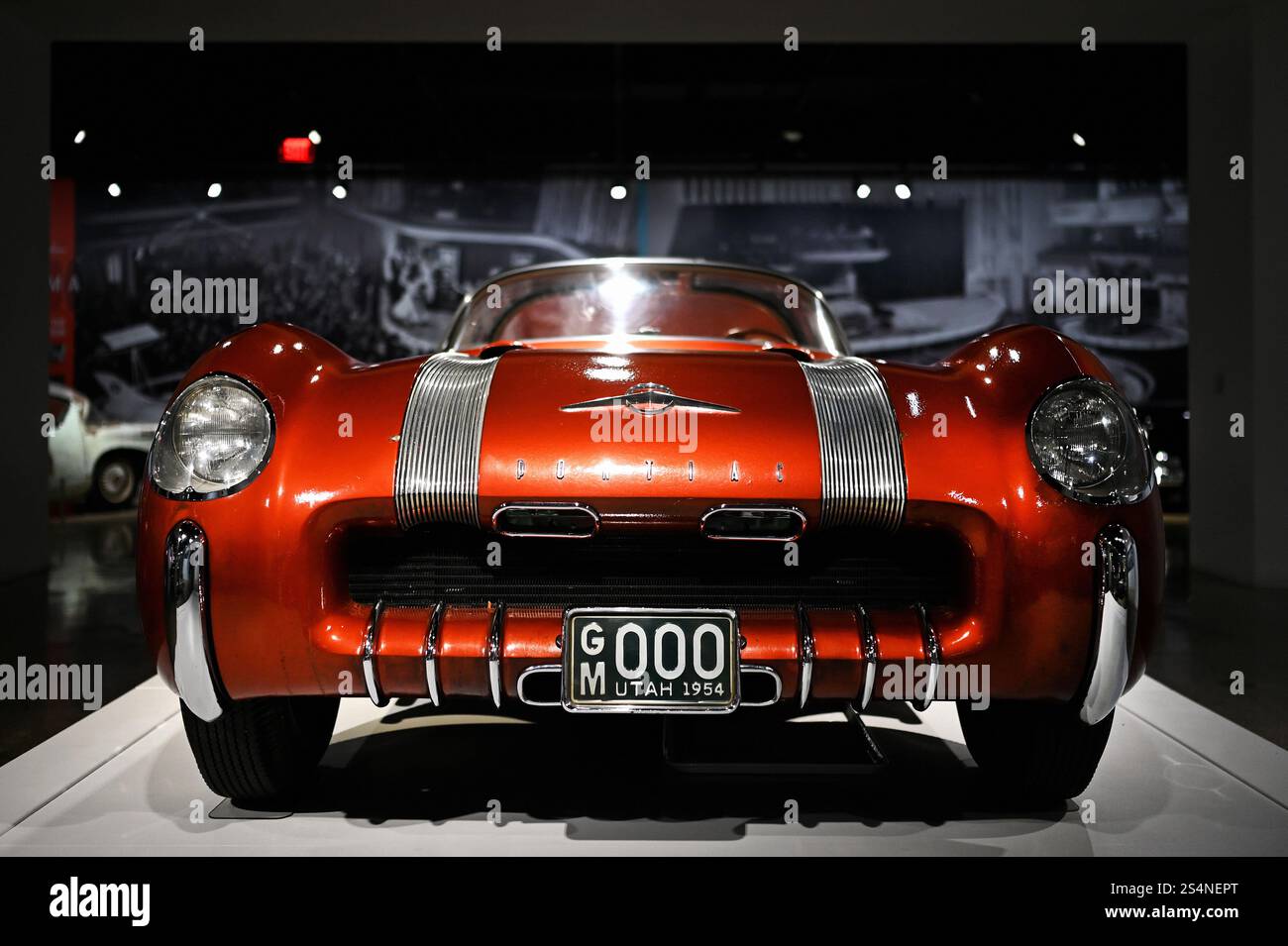 Detail of a classic car at Petersen Automotive Museum on Wilshire ...