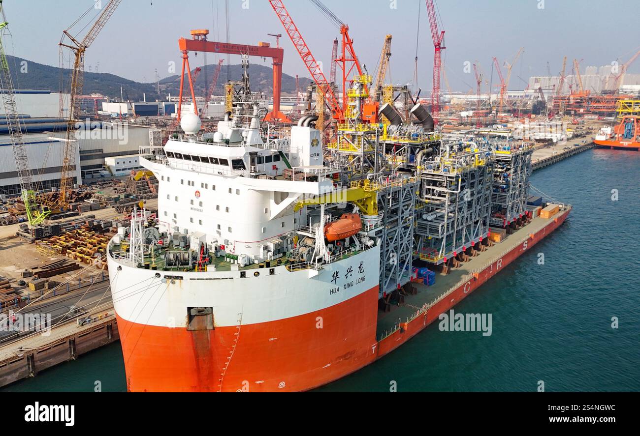 Qingdao, China. 13th Jan, 2025. QINGDAO, CHINA - JANUARY 13, 2025 - The 400,000-ton super large ...
