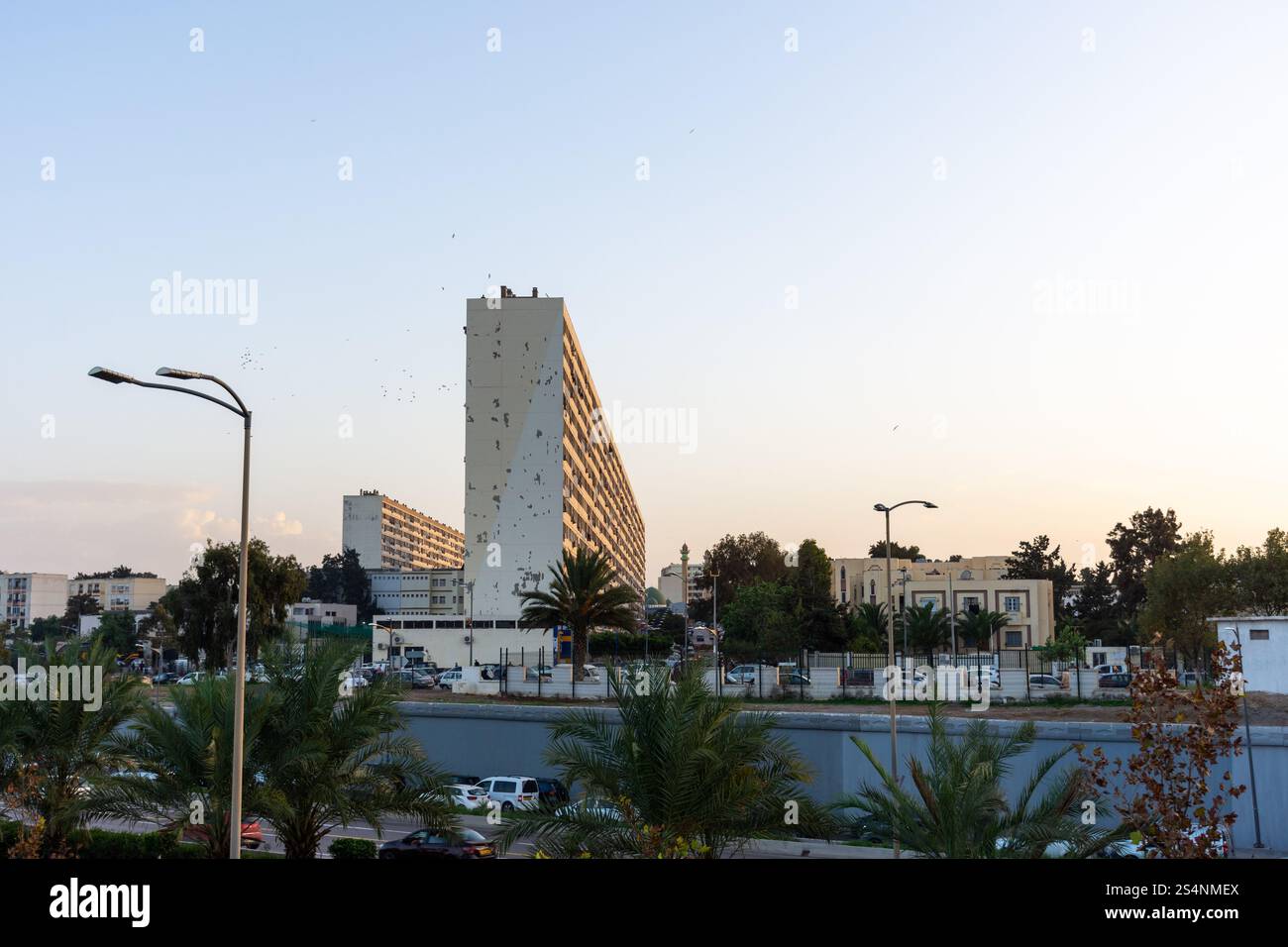 High rise residential structure downtown hi-res stock photography and ...