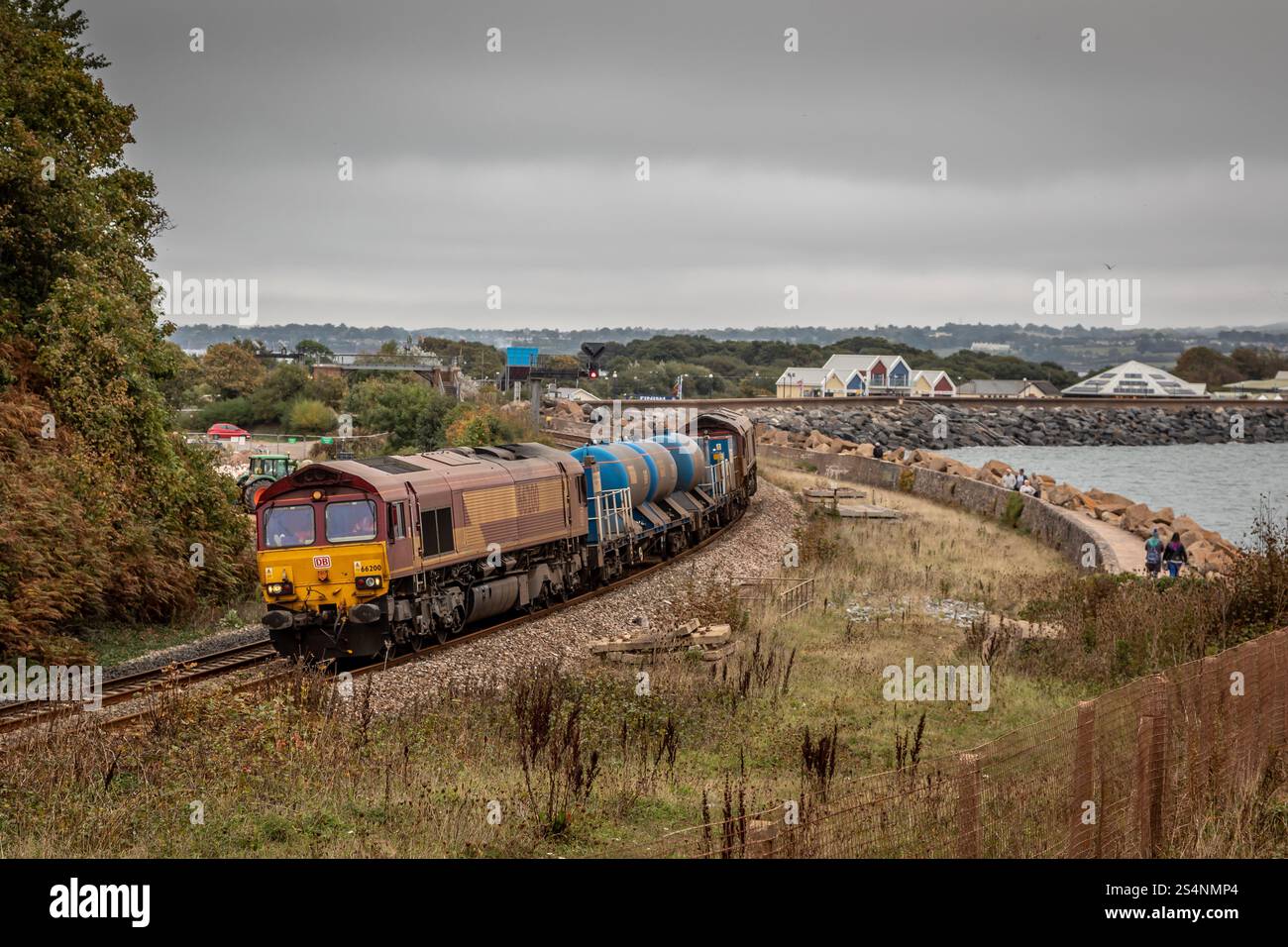 DB Cargo UK Class 66 No. 66200 passes near Dawlish Warren, Devon ...