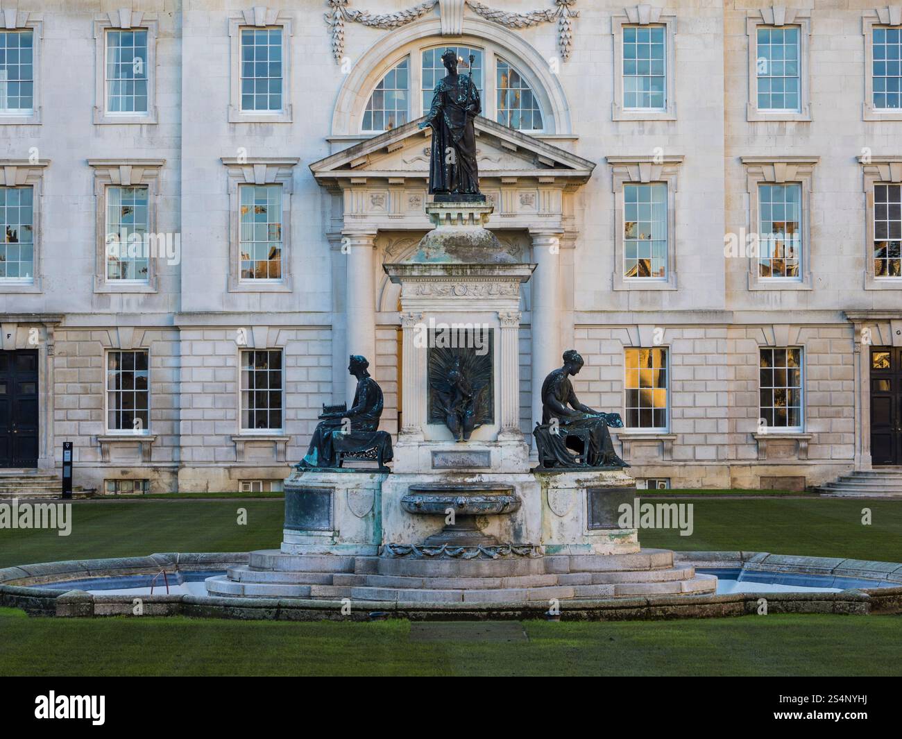 Front Court, Gibbs Building, at Dusk, architect James Gibbs, Kings ...