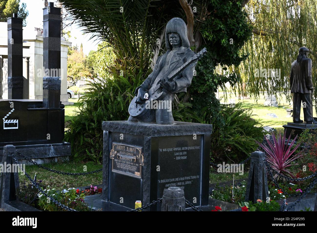 Tombstone of Johnny Ramone of the Ramones on the Hollywood Forever ...