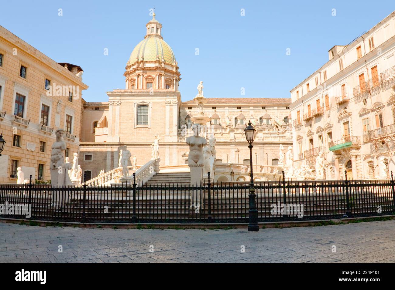 Piazza Pretoria and statues of fountain Pretoria in Palermo, Sicily ...