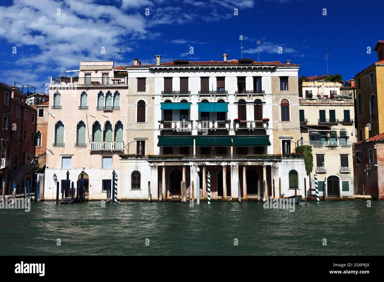 Beautiful historic european buildings hi-res stock photography and ...