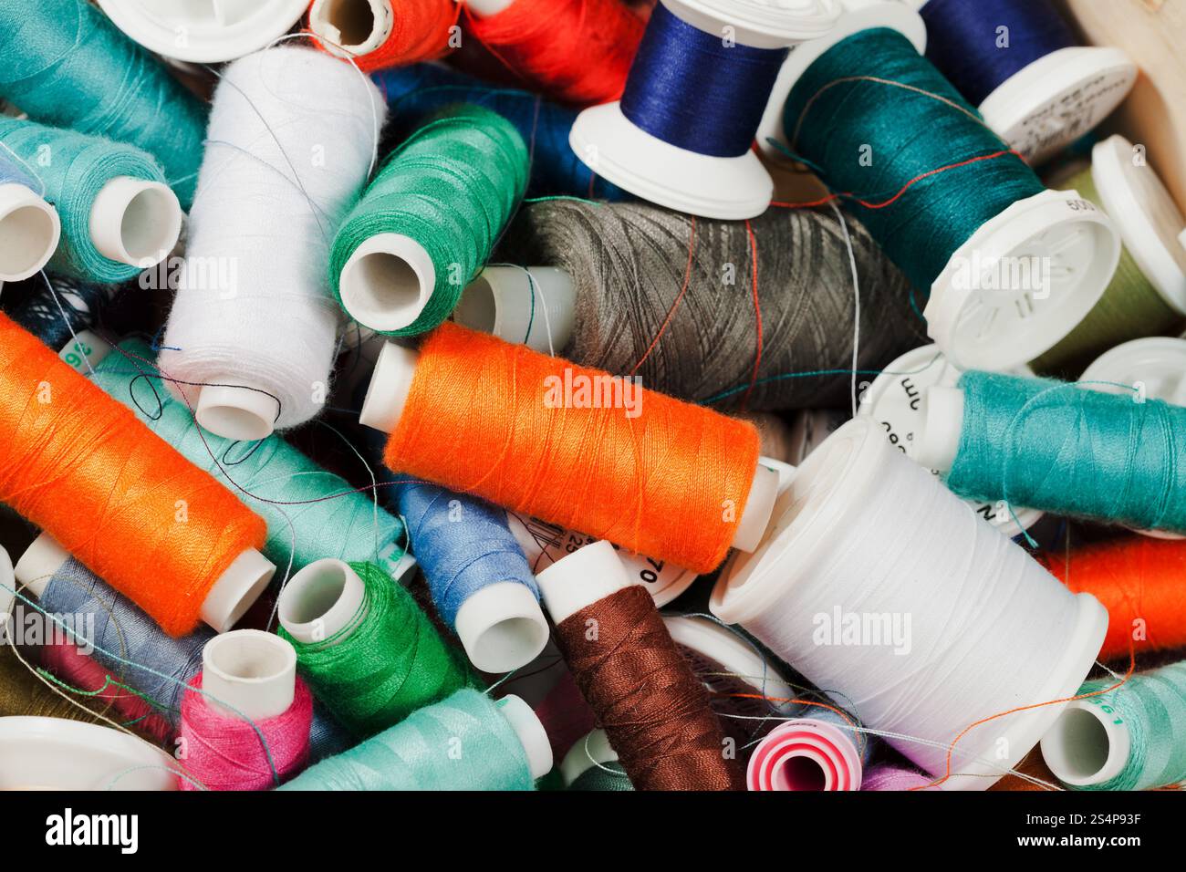 Thread repair hi-res stock photography and images - Alamy