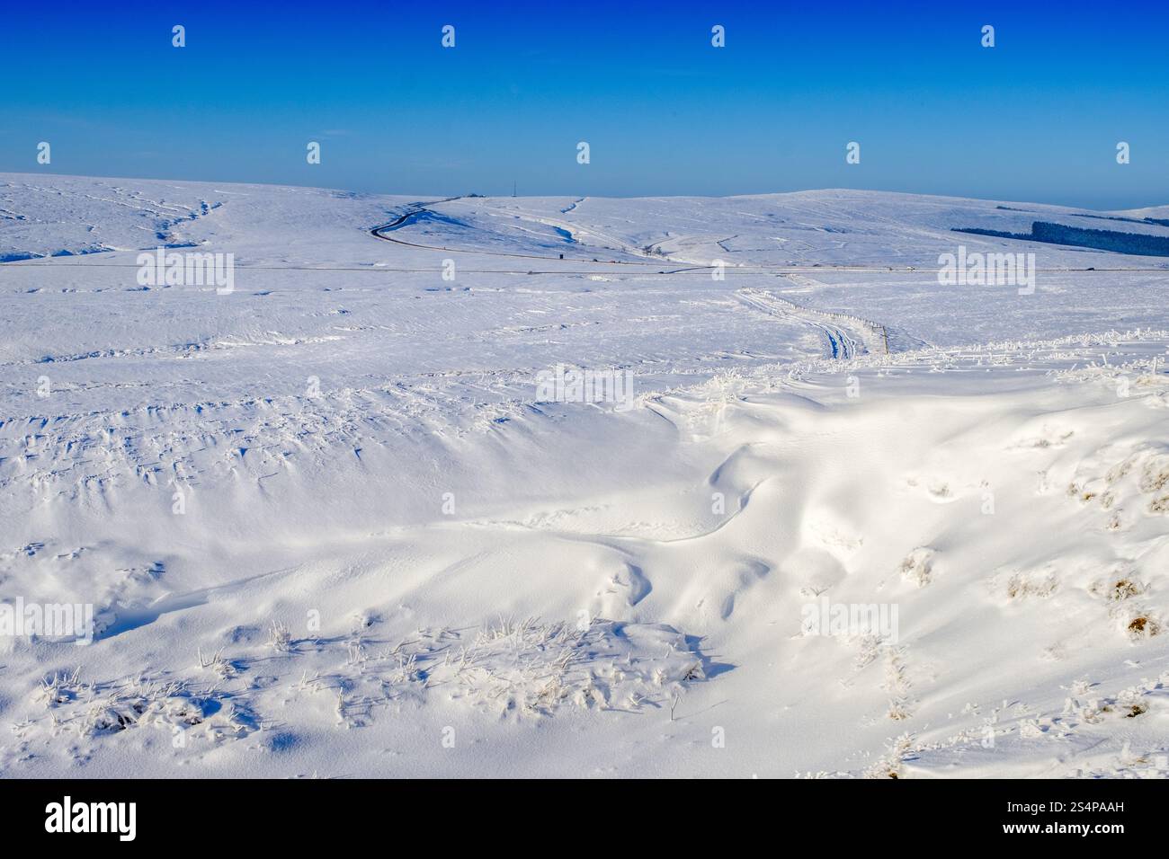 The Axe Edge moors outside Buxton under winter snow, Peak District, UK ...