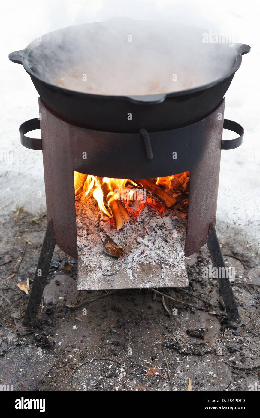 Cooking charcoal brazier hi-res stock photography and images - Alamy