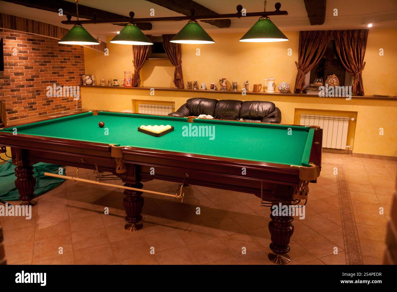Green room bar hi-res stock photography and images - Alamy