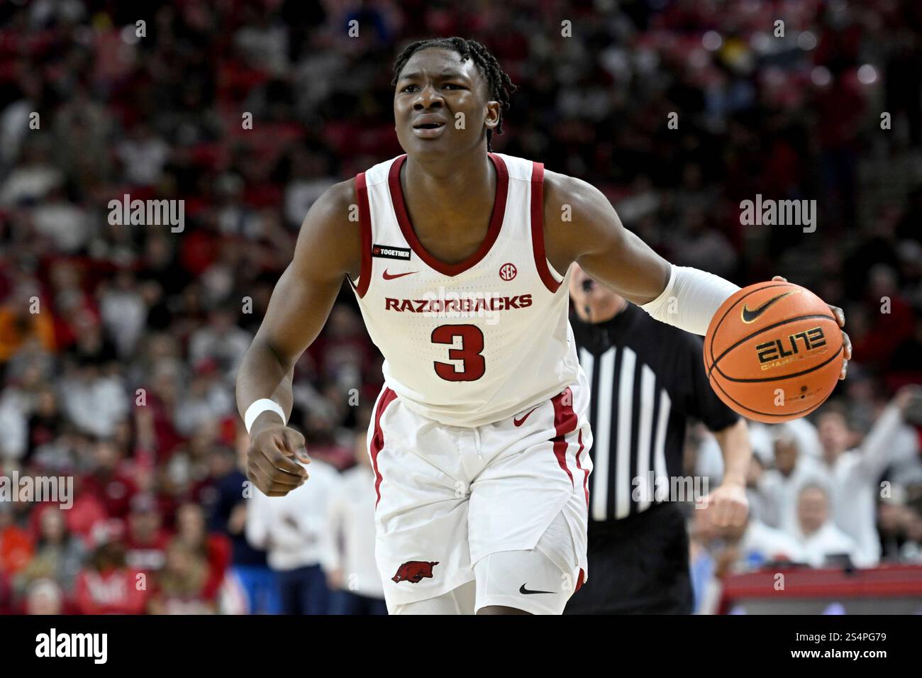 Arkansas forward Adou Thiero (3) runs a play against Mississippi during ...