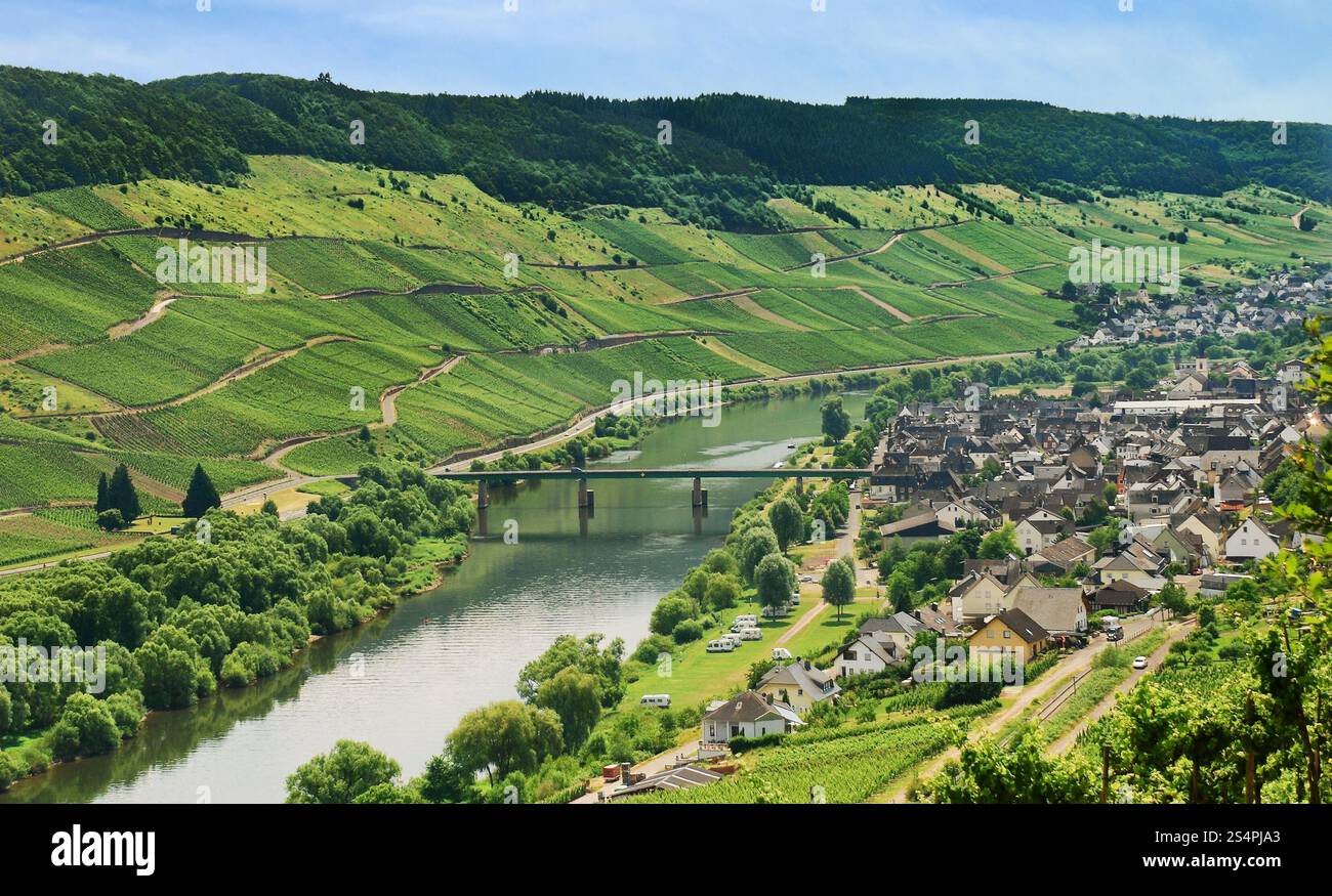 View moselle in village hi-res stock photography and images - Alamy