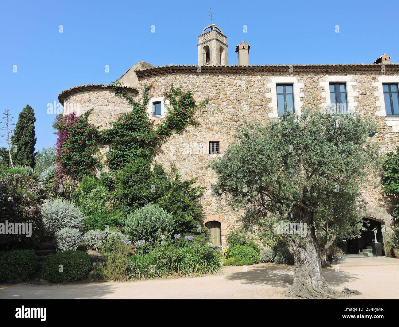 View court manor in hi-res stock photography and images - Alamy