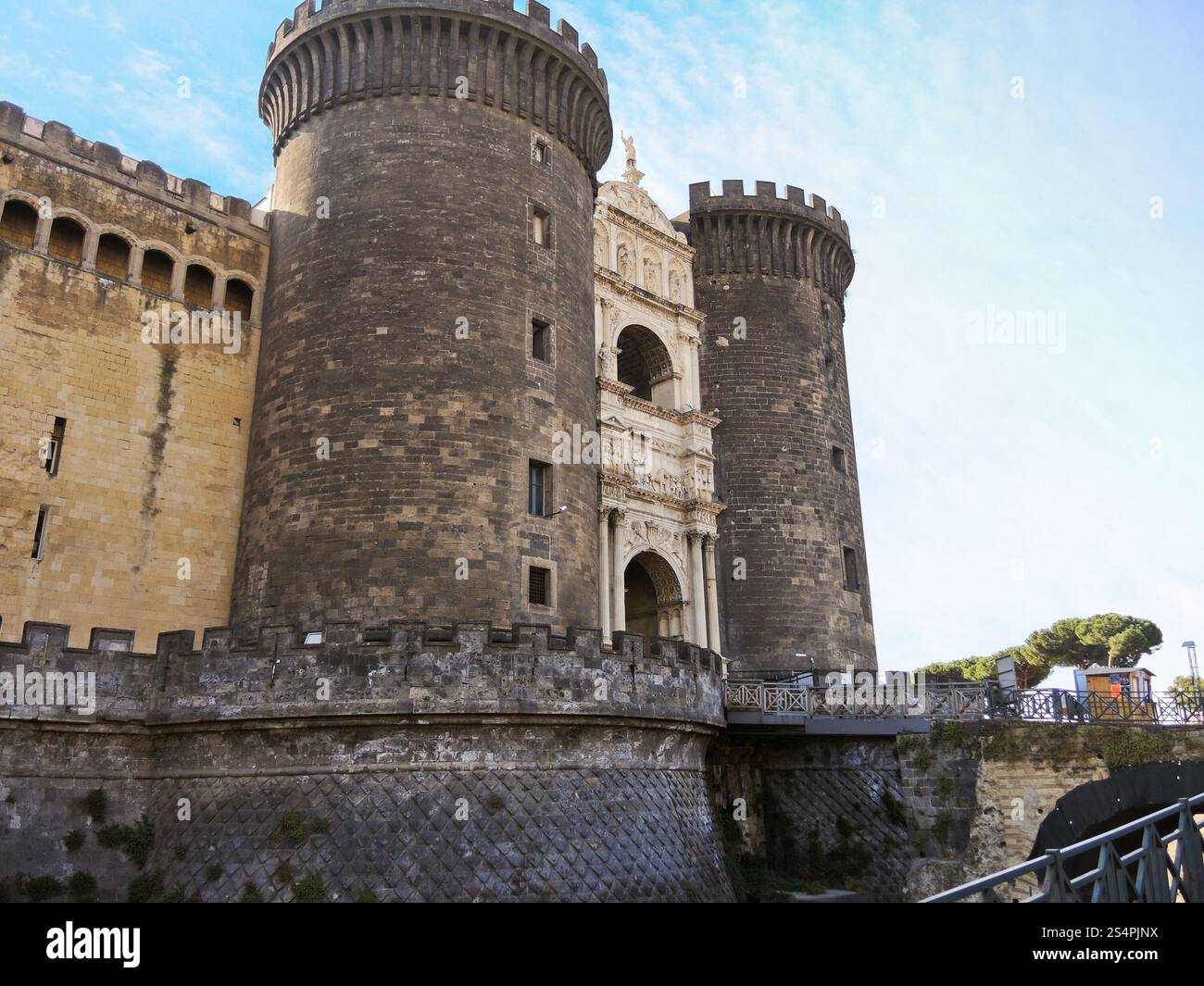 New Castle (Castel Nuovo, Maschio Angioino) medieval castle in Naples ...
