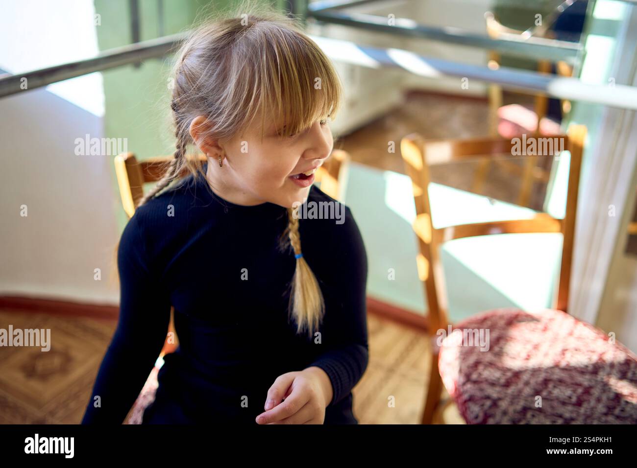 Acting in front of classroom hi-res stock photography and images - Alamy