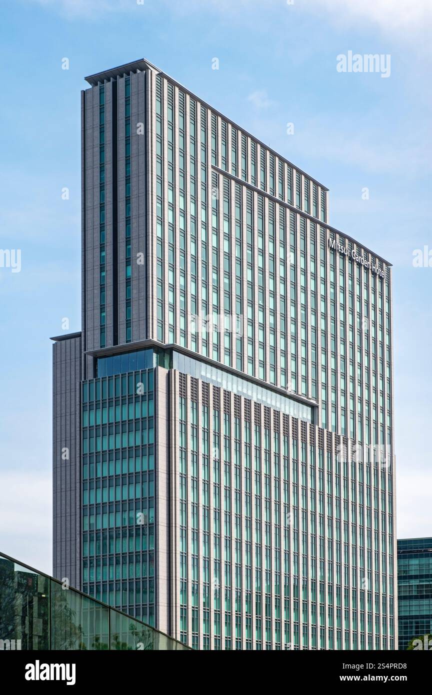 Mitsui tower hi-res stock photography and images - Alamy