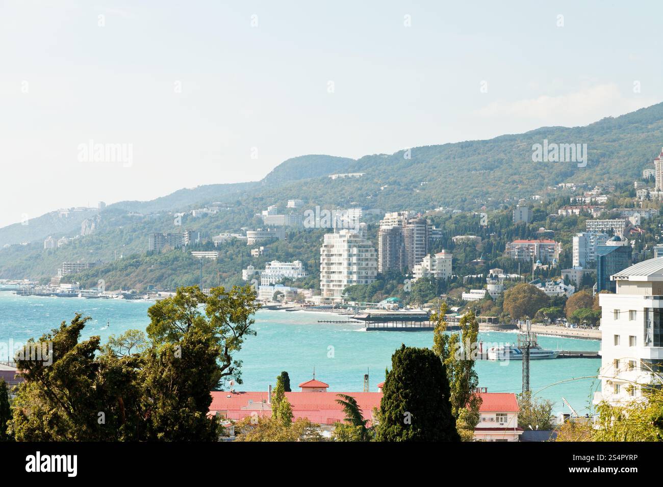 Seafront city hi-res stock photography and images - Alamy