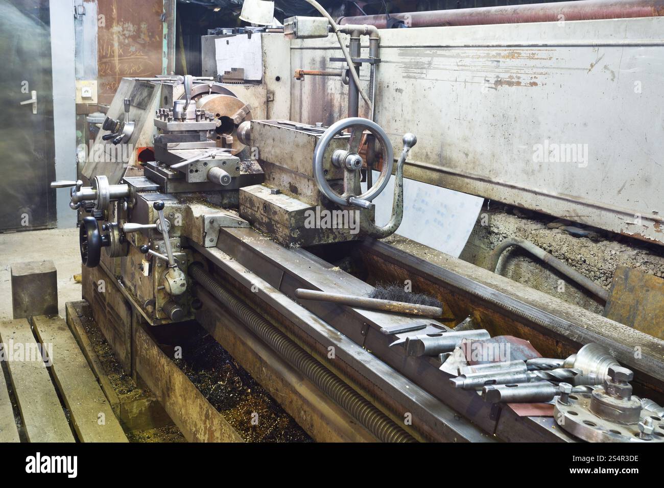 Center metal lathe machine in turnery workshop Stock Photo - Alamy