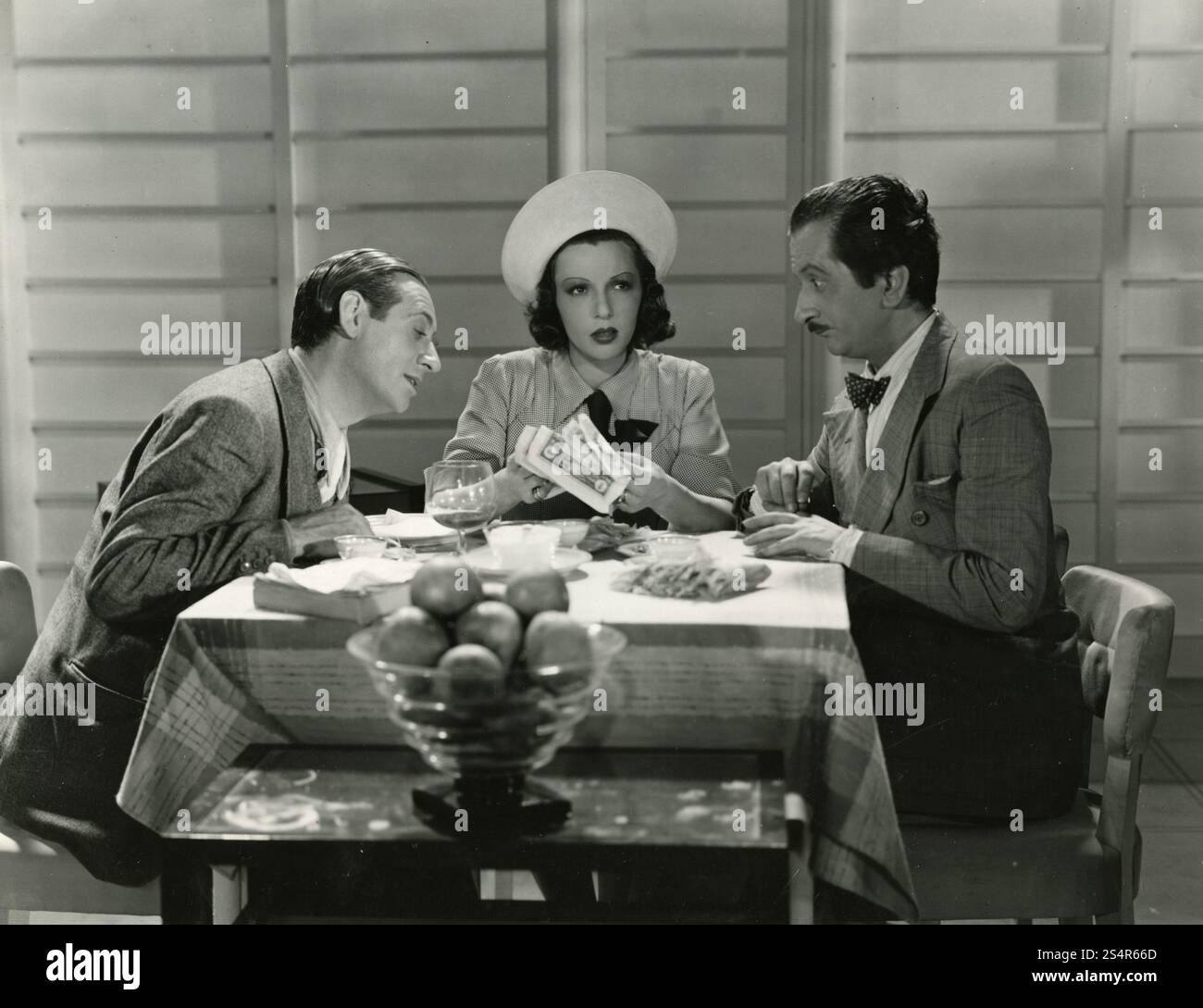 Italian actors Nino Besozzi, Leda Gloria, and Enrico Viarisio in the ...