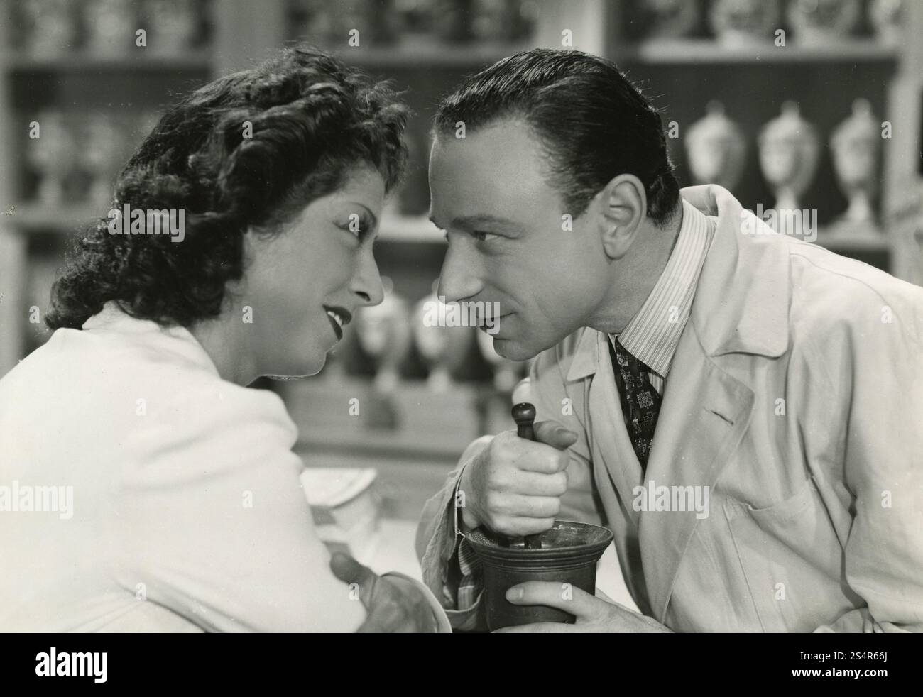 Italian actors Nini Gordini Cervi and Umberto Melnati in the movie A ...